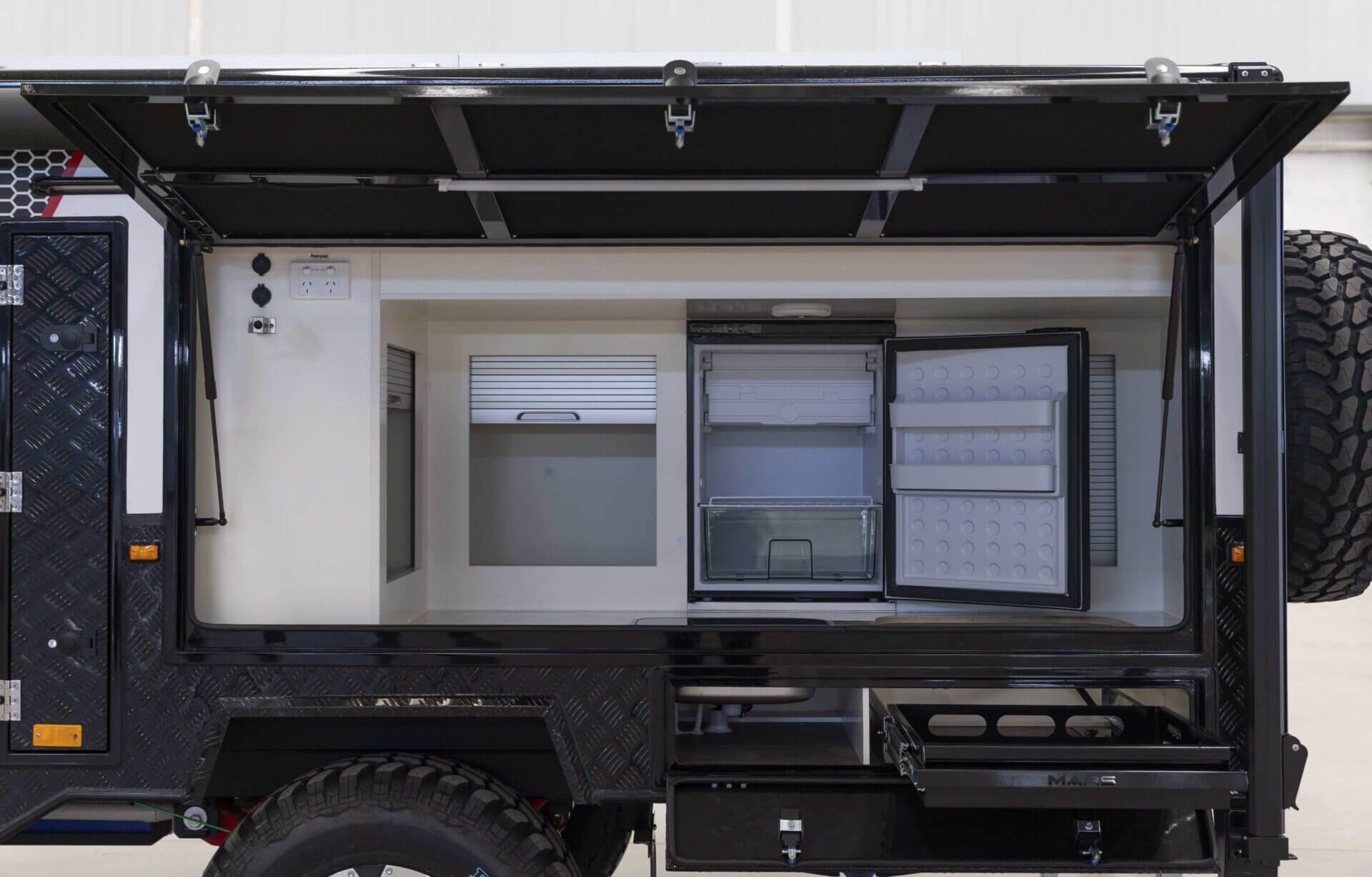 Ranger X Family MK II Hybrid Caravan | Mars Campers