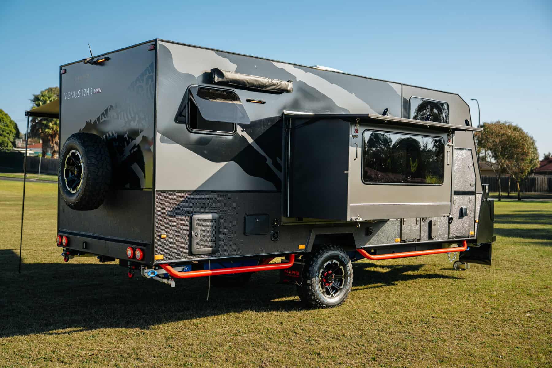 17 ft. Couples Off-Road Caravan | Venus 17HR