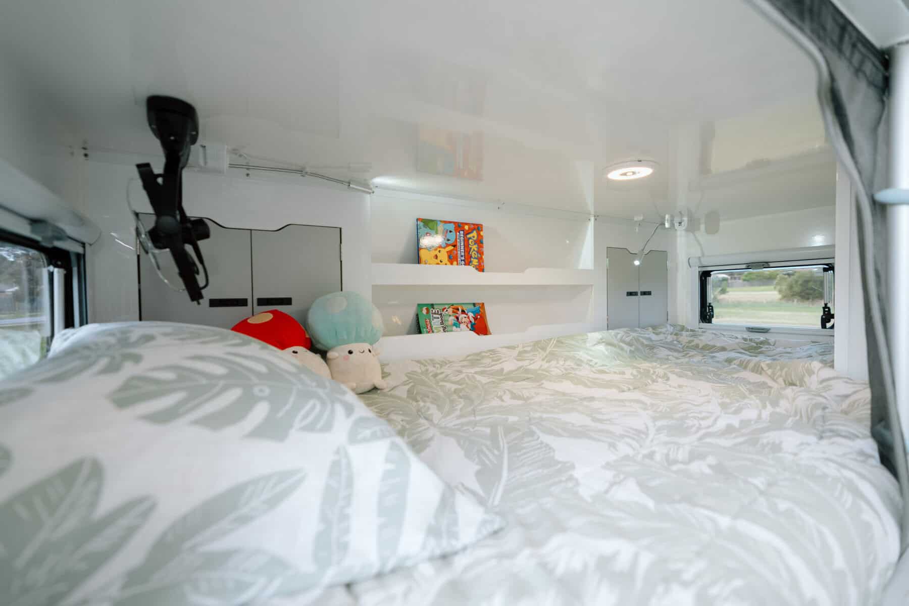 15ft. Family Off Road Caravan w/ Triple Bunks | Mars 15 Elite Triple ...